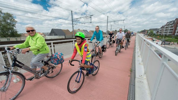 Politie moet actief controleren op opgevoerde e-bikes