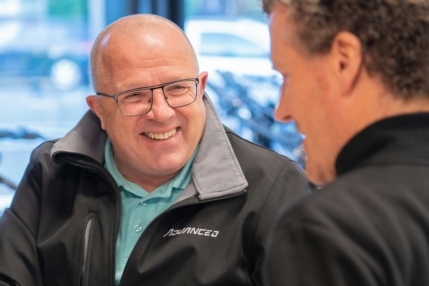 Vertegenwoordiger Dave Loenis is altijd positief en opgewekt